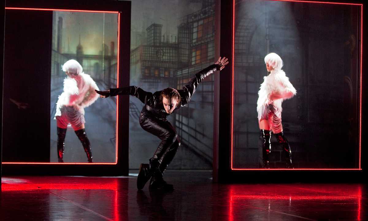 Benke Bensprattel kan inte sitta still | Publikt